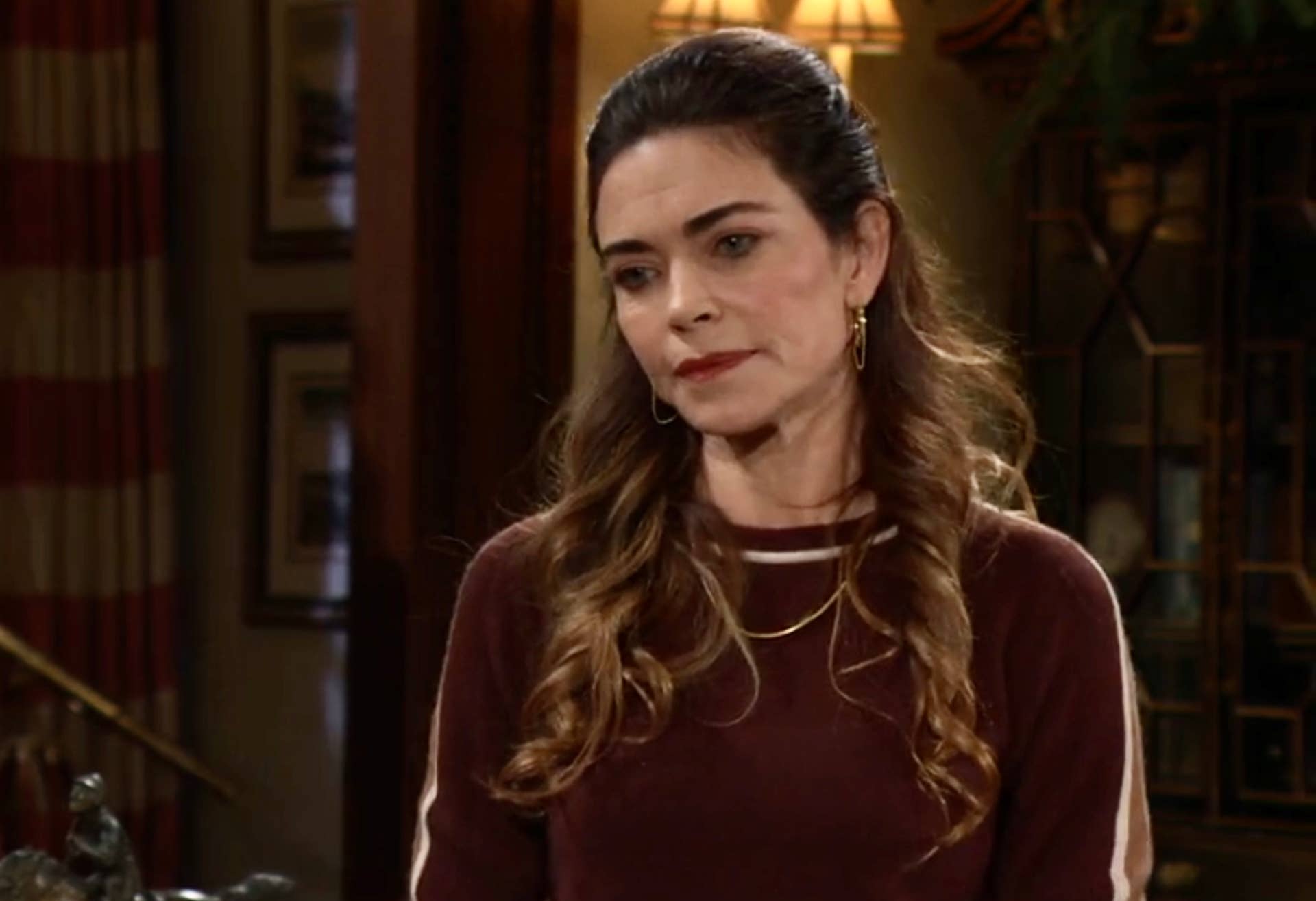 Victoria Worries Newman Enterprises Is Nearing Destruction [Recap ...