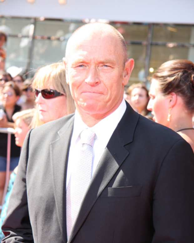 Corbin Bernsen Visits The Young and the Restless. - Daytime Confidential