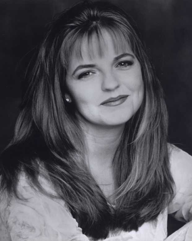 Tricia Cast Returns to The Young and the Restless This November ...