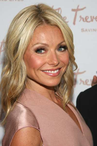 Kelly Ripa Says AMC Cancellation is Like "Losing a Family Member ...