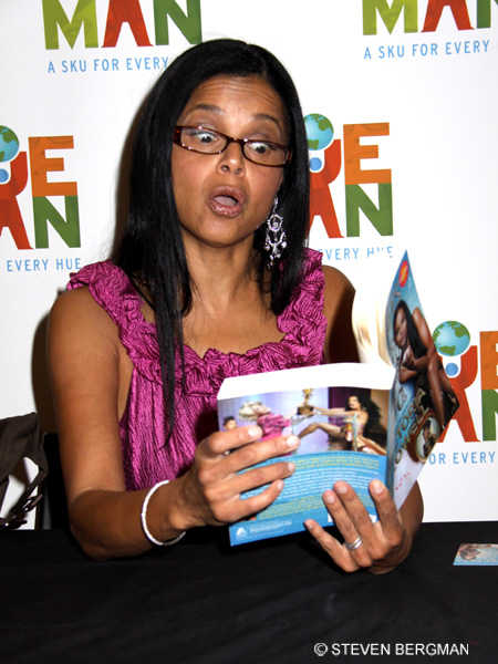 Victoria Rowell Spills Secrets of a Soap Opera Diva at Book Signing ...