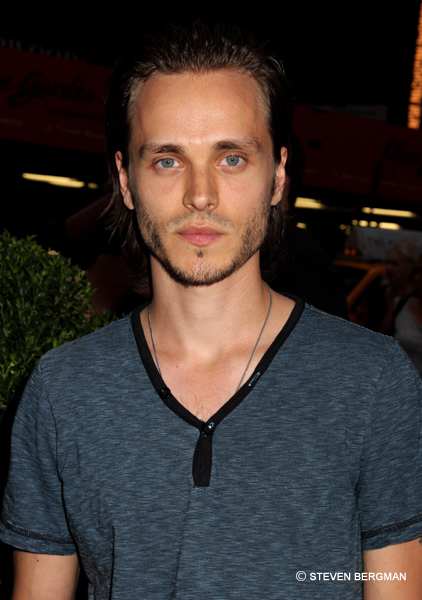 Jonathan Jackson Signs Recording Contract - Daytime Confidential