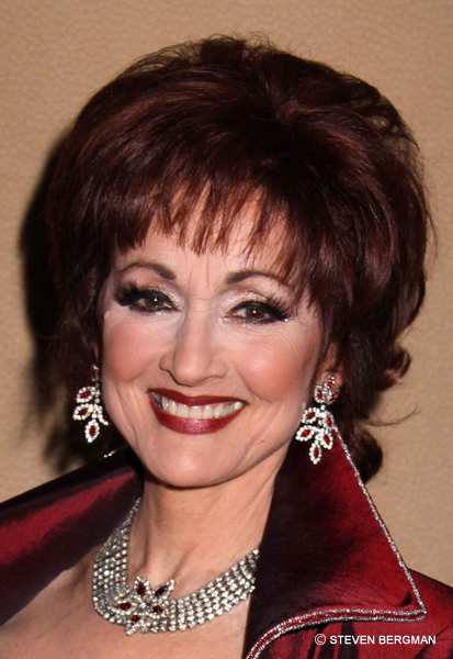 One of Soap's Original Bad Girls, Robin Strasser Talks Cancellation of ...