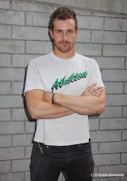 Josh Kelly Suits Up For Army Wives - Daytime Confidential