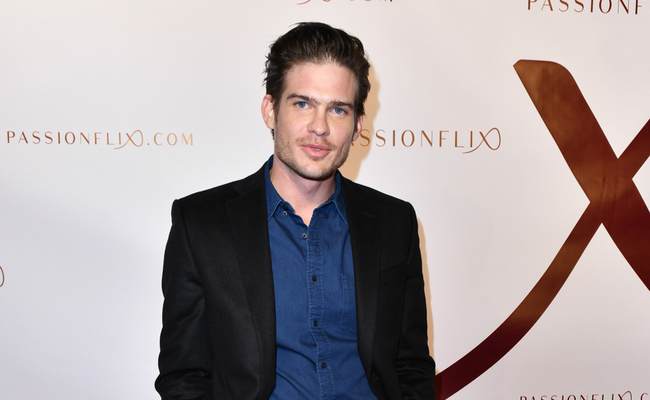 Y&R Newbie Tyler Johnson Sounds Off on Playing Abbott-Adjacent Theo ...