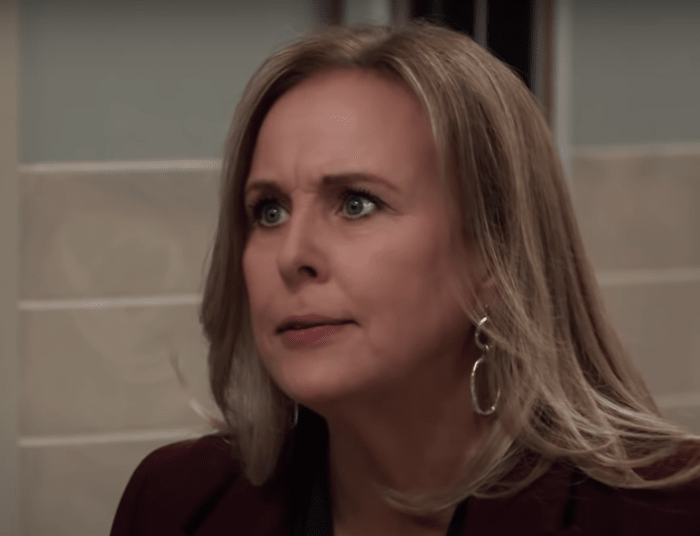 General Hospital Spoilers: Laura Gives Carly a Verbal Smackdown ...