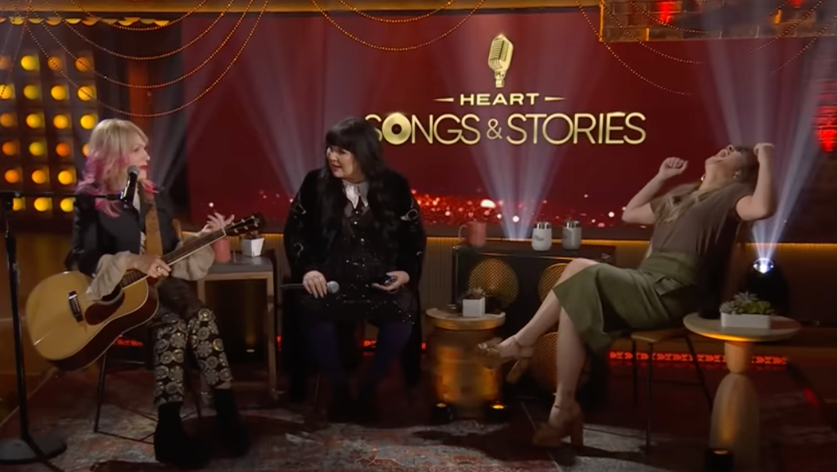 WATCH: Rock & Roll Legends Heart Help Kelly Clarkson Celebrate Her ...