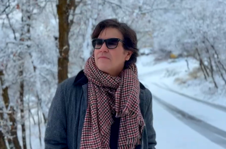 WATCH: The Young and The Restless' Michael Damian Releases Holiday Song ...