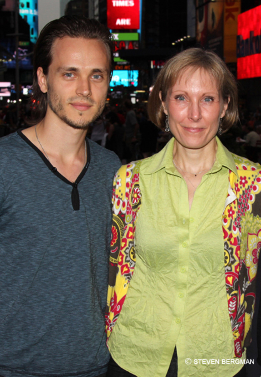 Jonathan Jackon’s Enation Unveils Times Square Billboard - Daytime ...