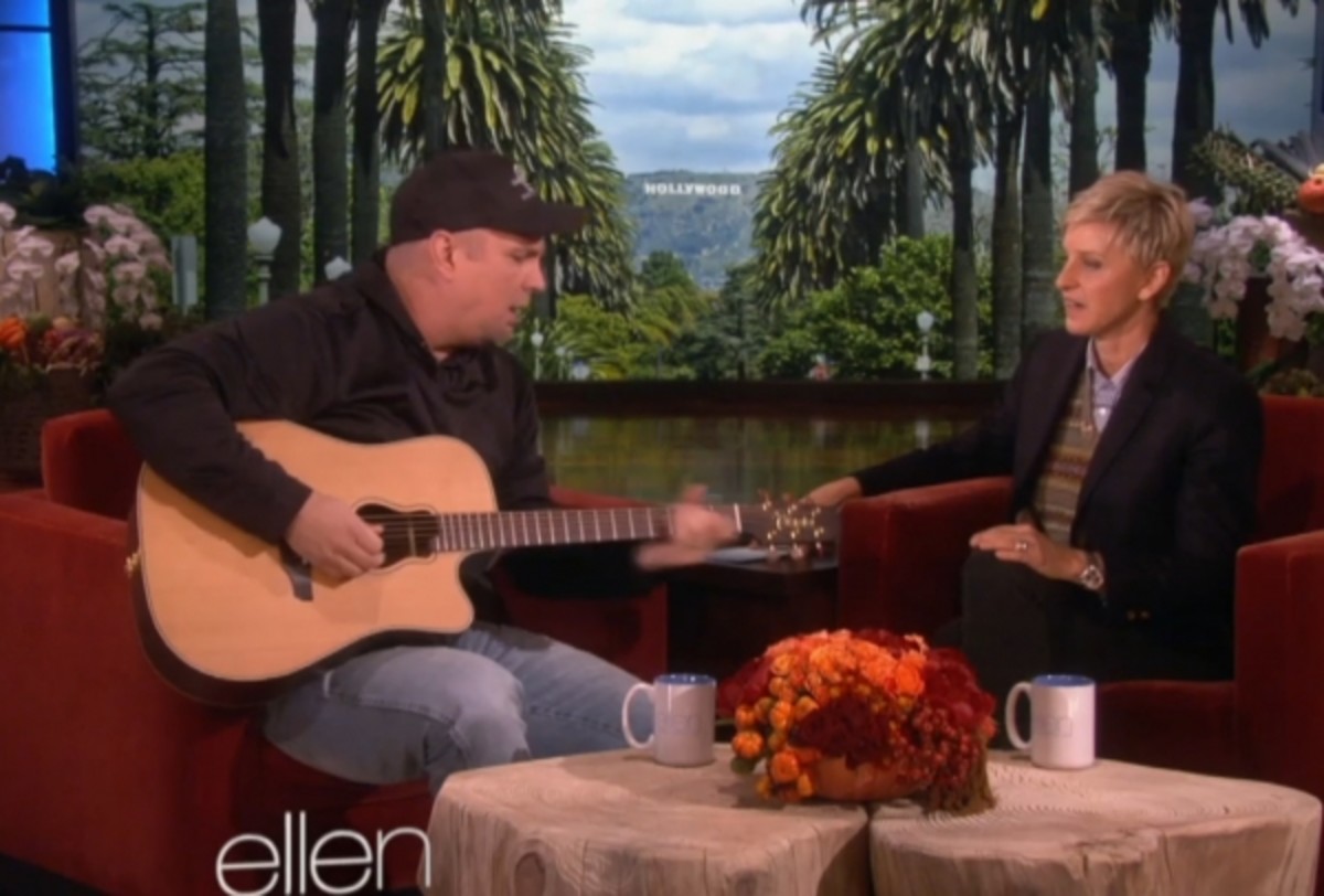 Friends in High-Rated Places: Garth Brooks and Ellen Duet! (VIDEO ...