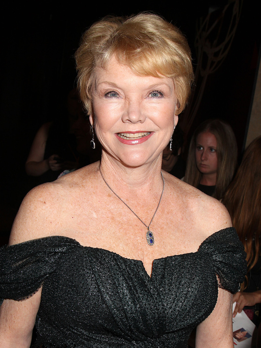 Erika Slezak Taping Scenes at General Hospital - Daytime Confidential