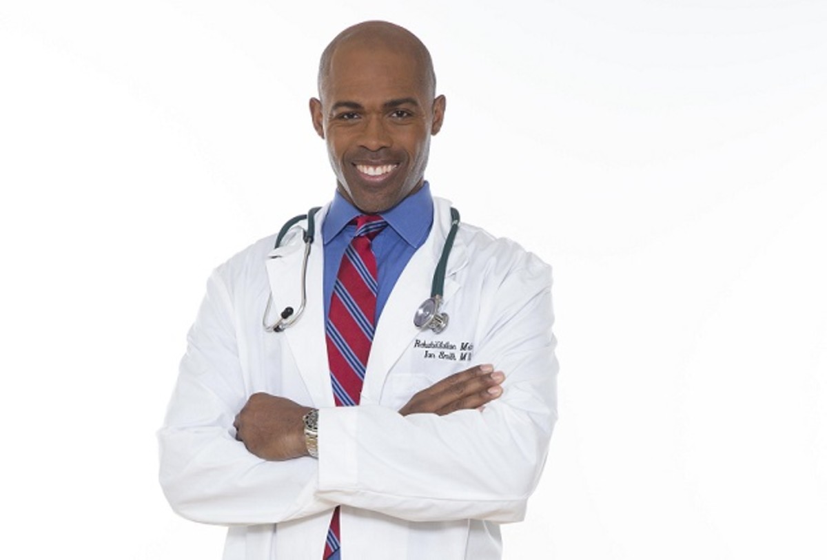 Ex-The Doctors Host Dr. Ian Smith Files Complaint Over Alleged Unlawful ...