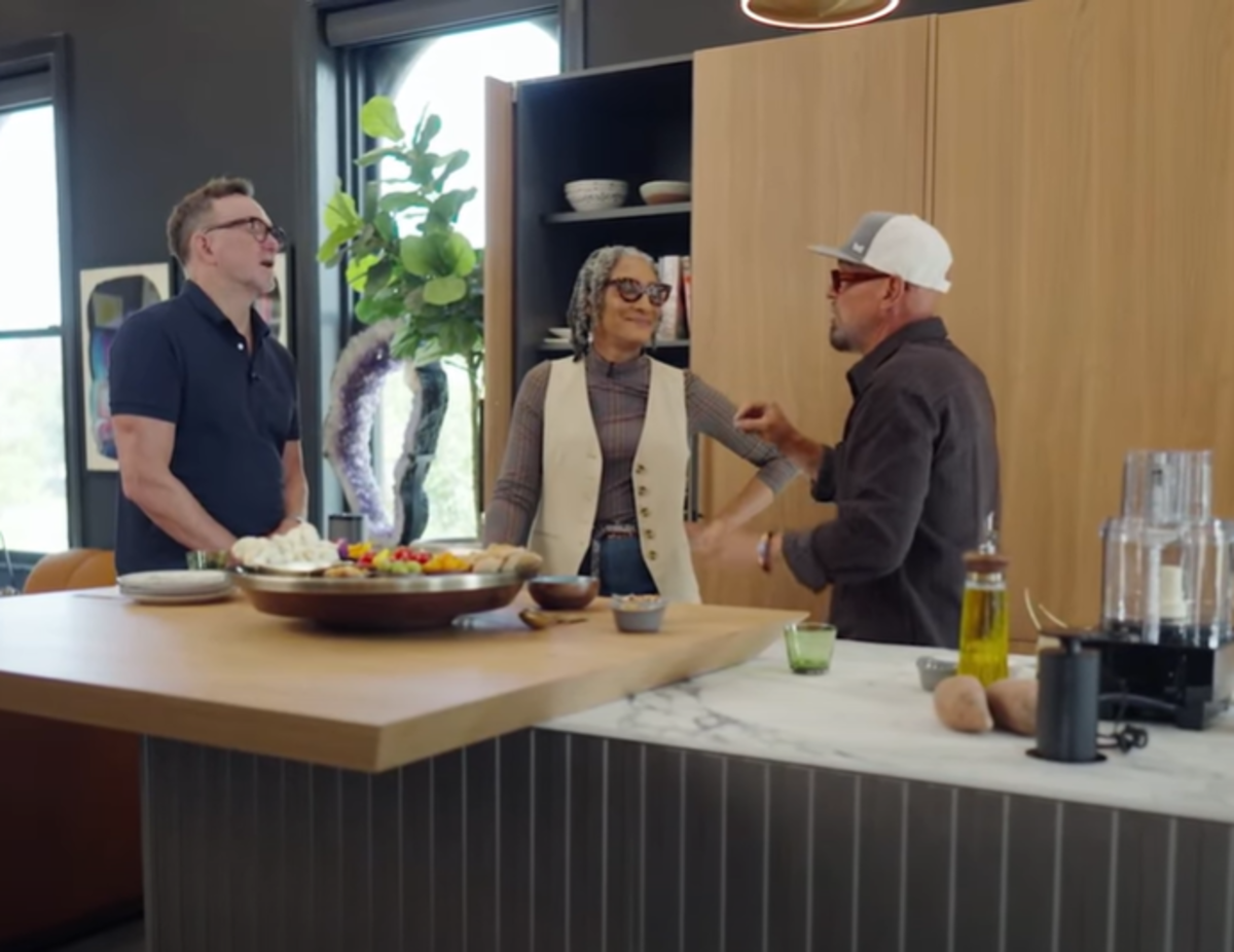 The Chew Co-Hosts Reunite For Chewed Out Podcast - Daytime Confidential