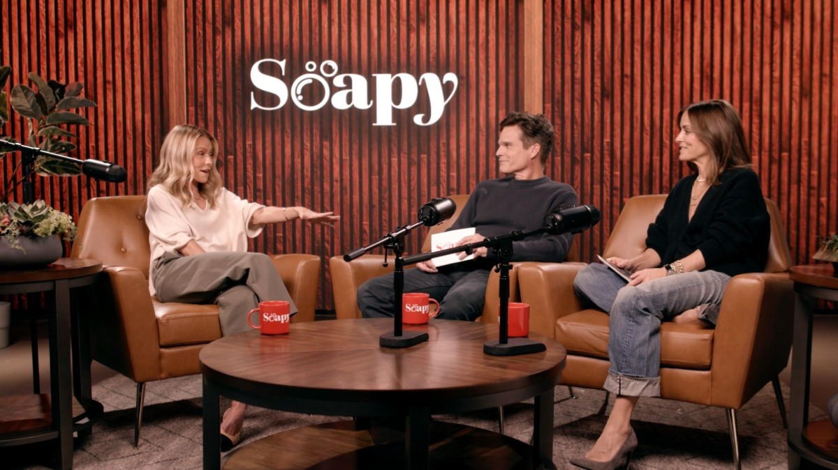 WATCH: Kelly Ripa Discusses Pay Disparities and All My Children Reboot ...