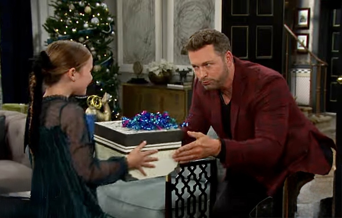 Days of Our Lives Recap: Rachel Weaves Her Web of Holiday Deceit ...