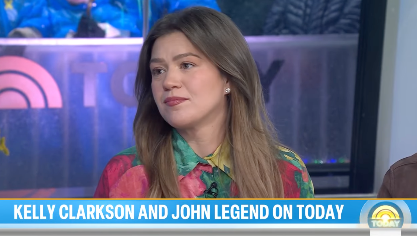 WATCH: Kelly Clarkson on Ending Talk Show: "Too Much on The Plate ...